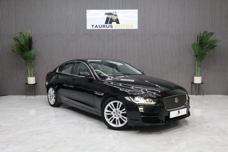 Used JAGUAR XE 2017 Black in Colsterworth, Lincolnshire | Taurus Autos